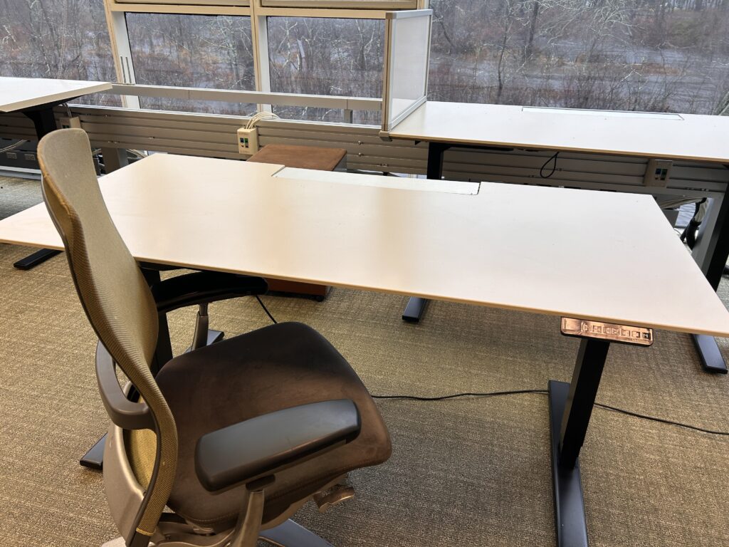 Used Sit/Stand Desks| Saraval